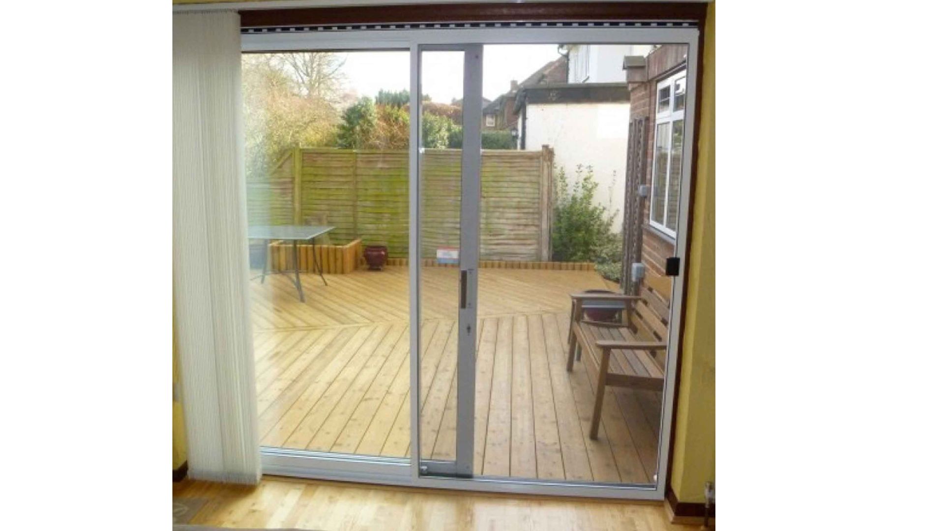 How Can Fly Screen Doors Enhance Your Home's Comfort? - FLY MESH SYSTEM ...
